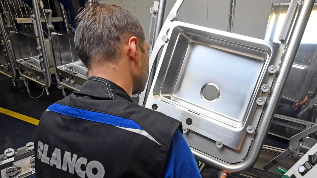 Comparing key kitchen sink materials