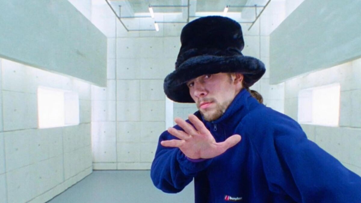 19 behind-the-scenes music video facts that changed pop culture