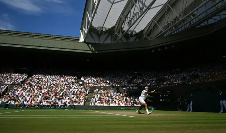 Wimbledon precyzuje monitoring poza kortami. Zawodnicy otrzymali ...
