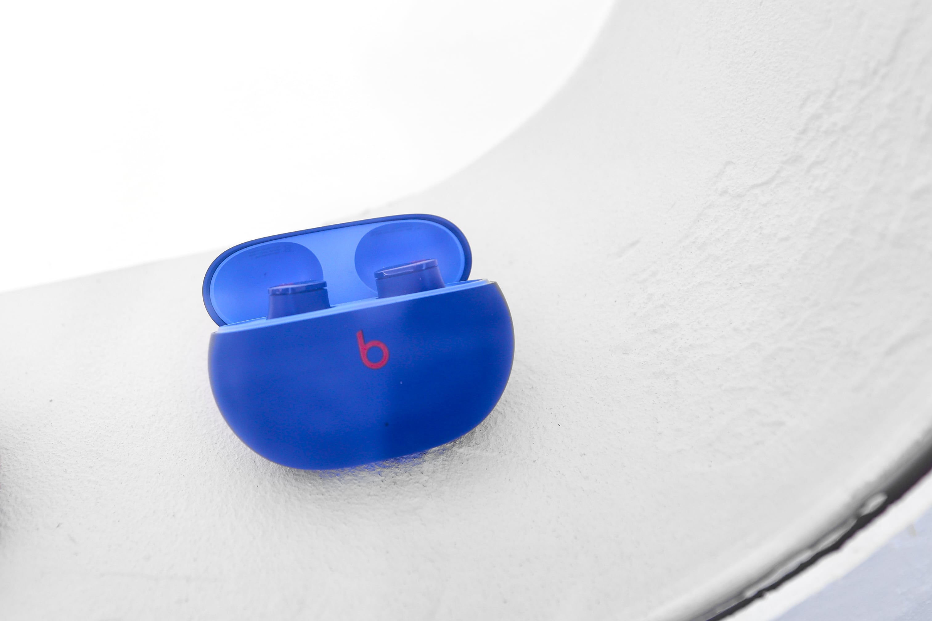 Apple fixes a Beats Studio Buds flaw that could let hackers listen to ...