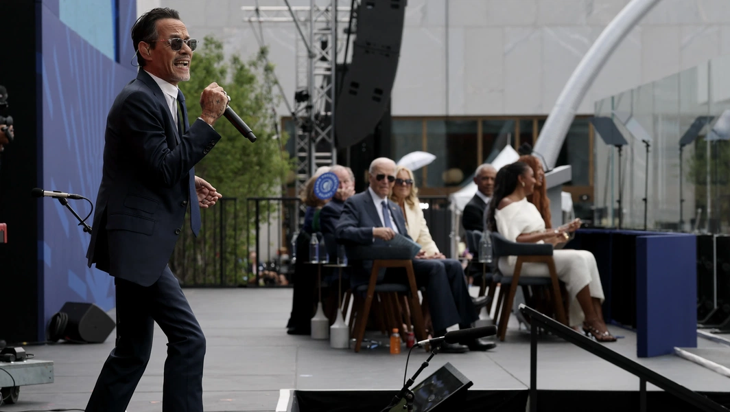 Marc Anthony's performance and personal milestones