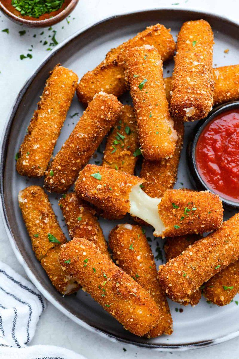 17 golden fried snacks that make sharing nearly impossible
