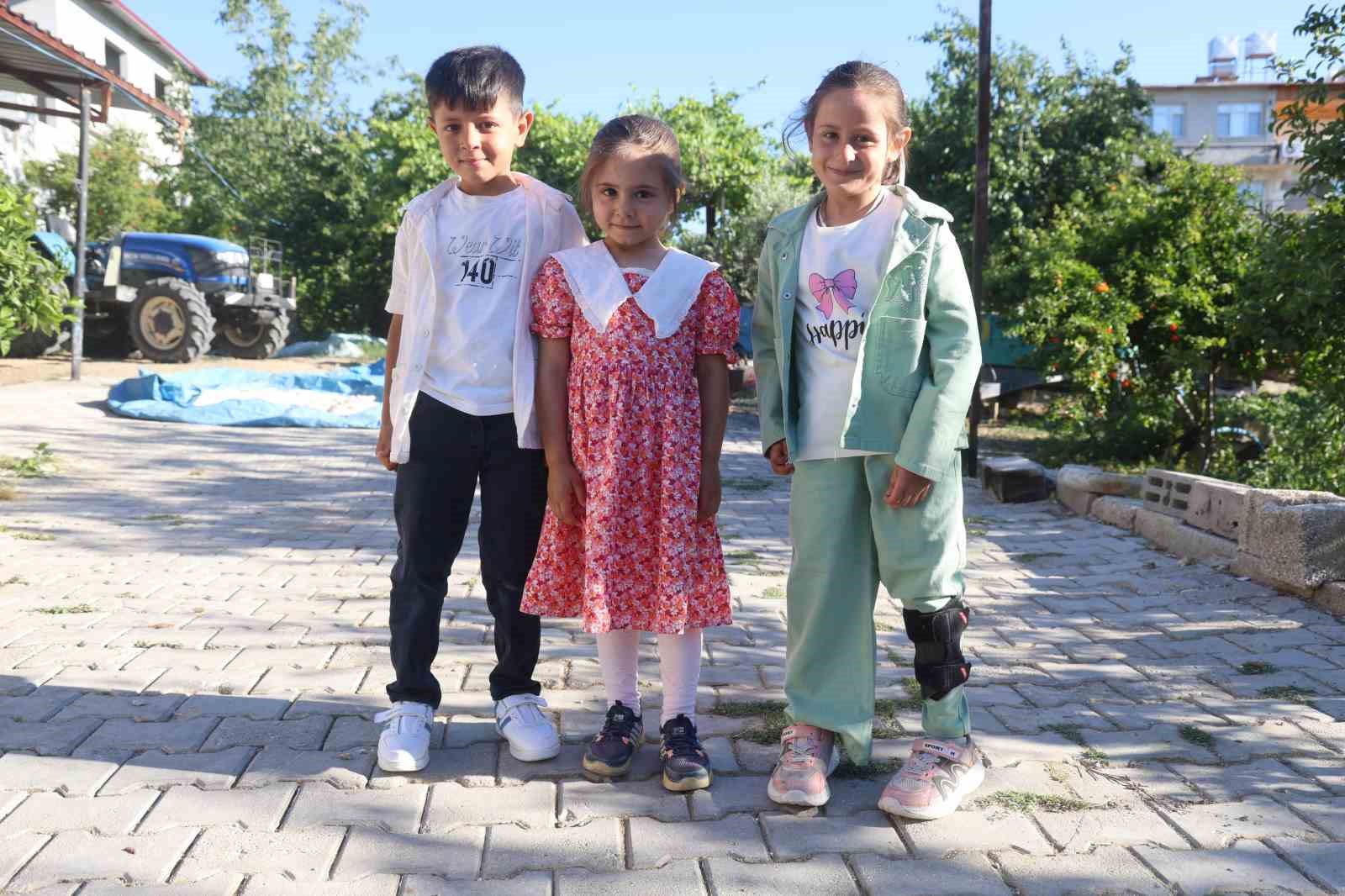 Depremde ailesini kaybeden Zeynep, amcasına 'baba', yengesine 'anne ...