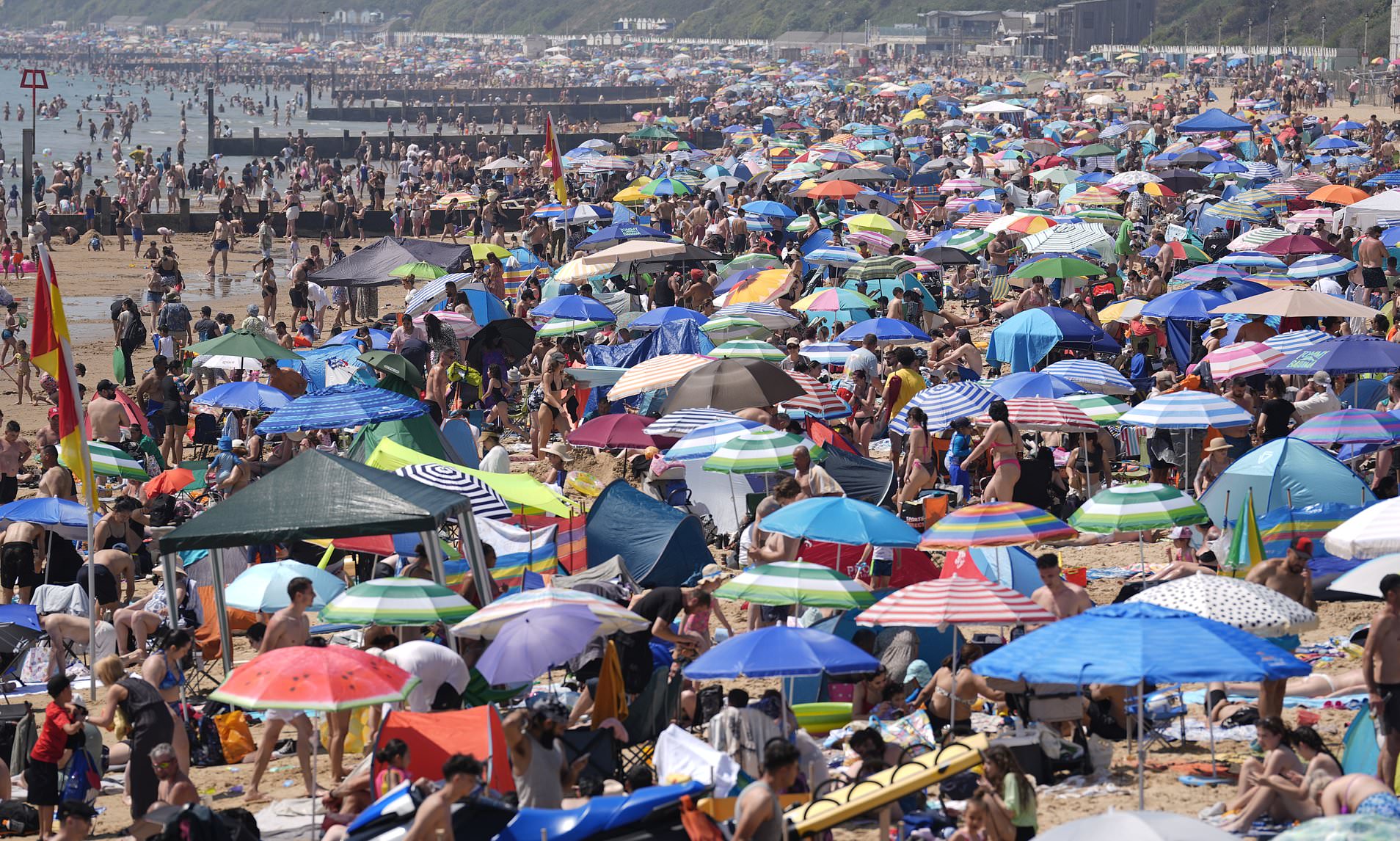 Temperatures to hit record-breaking 38C as 'heat dome' heads for Britain