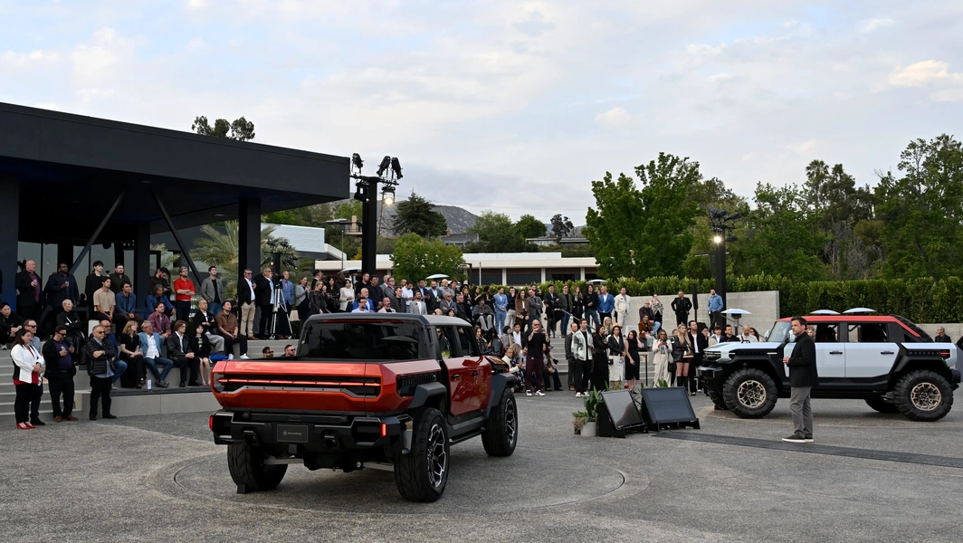 GMC Hummer X: Compact, modular off-road concepts