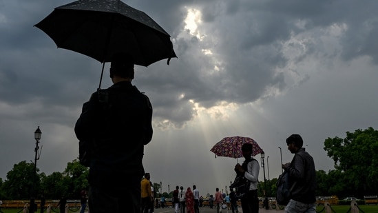 Delhi to see showers, cloudy sky this week; heavy rain expected in ...