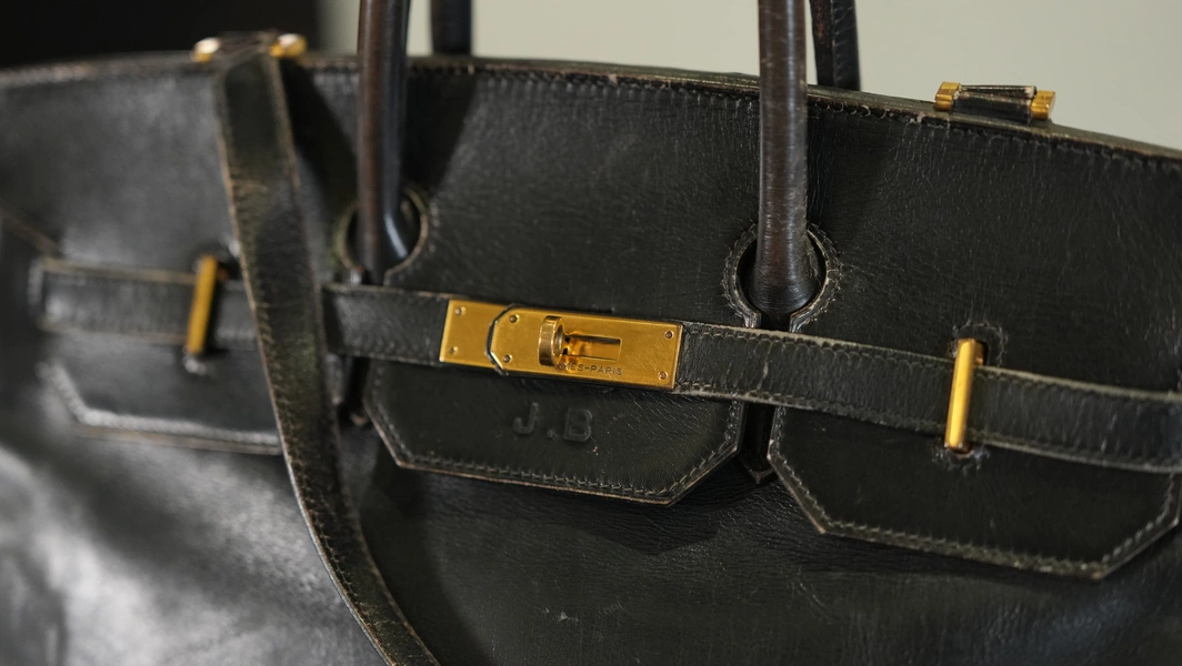 Valuing and selling 2000s designer handbags