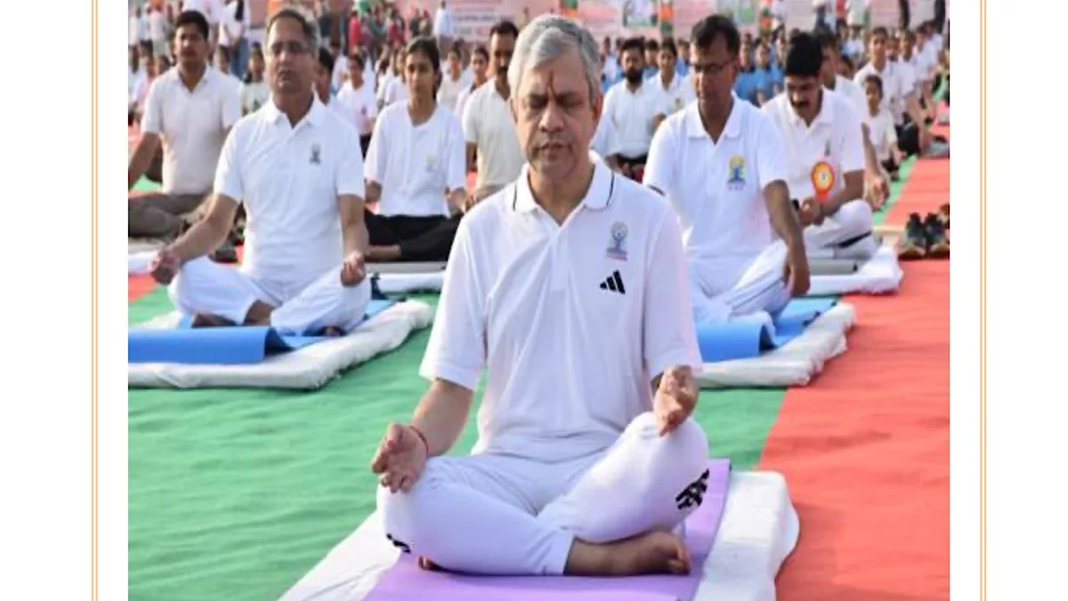 Vaishnaw, Meghwal participate in mass yoga session at Karni Stadium ...