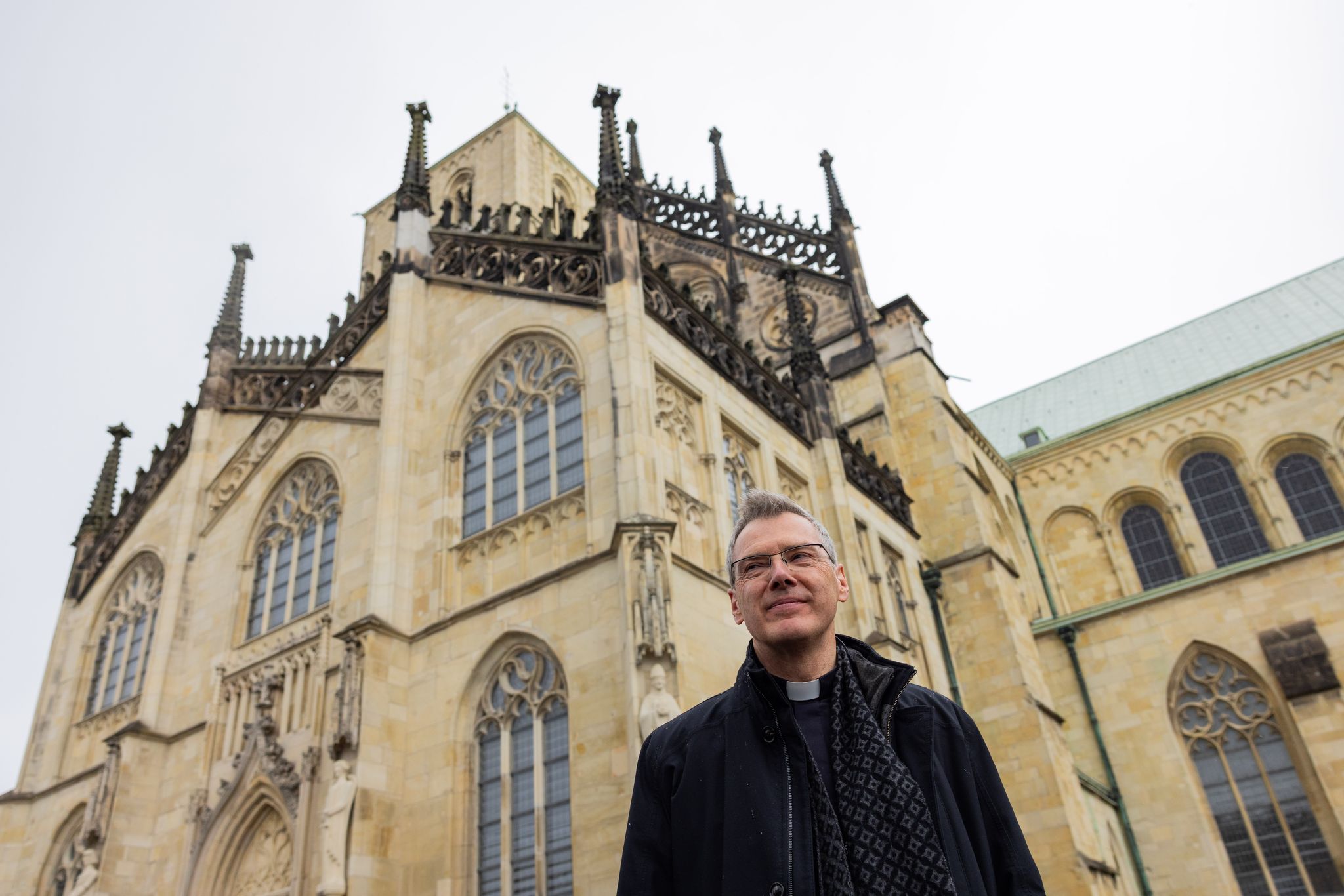 Neuer Bischof von Münster feierlich ins Amt eingeführt