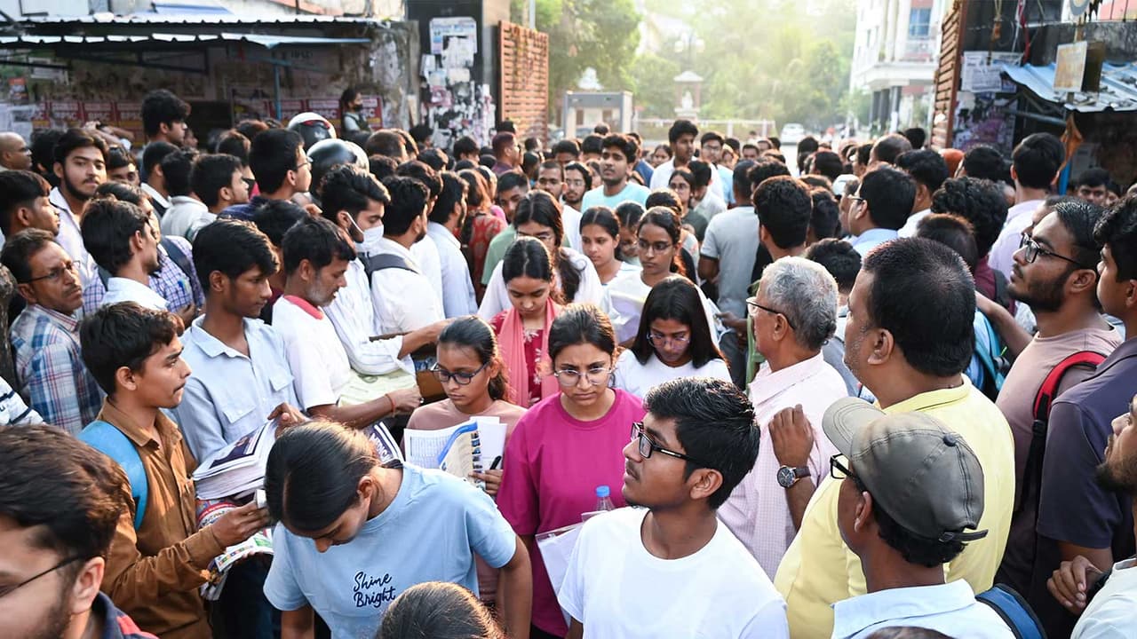 PM Modi delays flight for NEET students, prioritises their commute