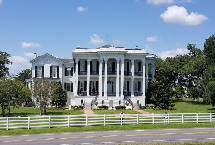10 facts that reveal the dark legacy of the Nottoway Plantation