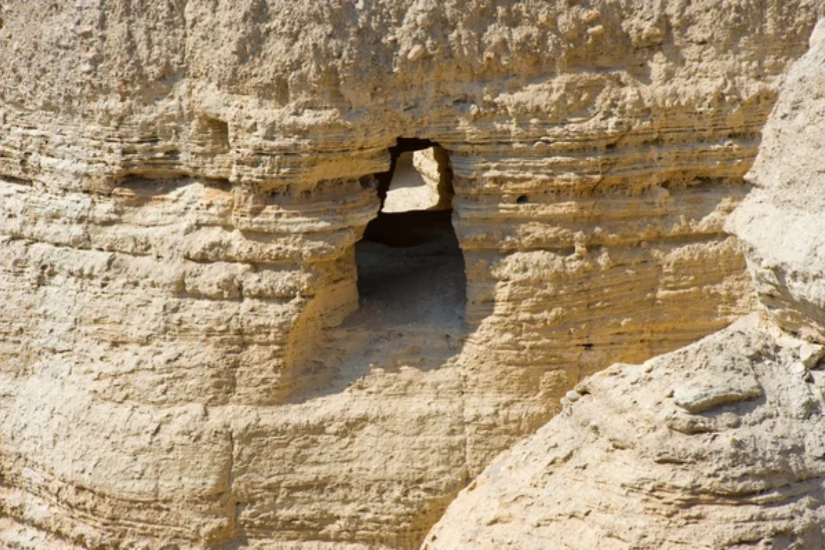 17 cave systems that protected priceless artifacts