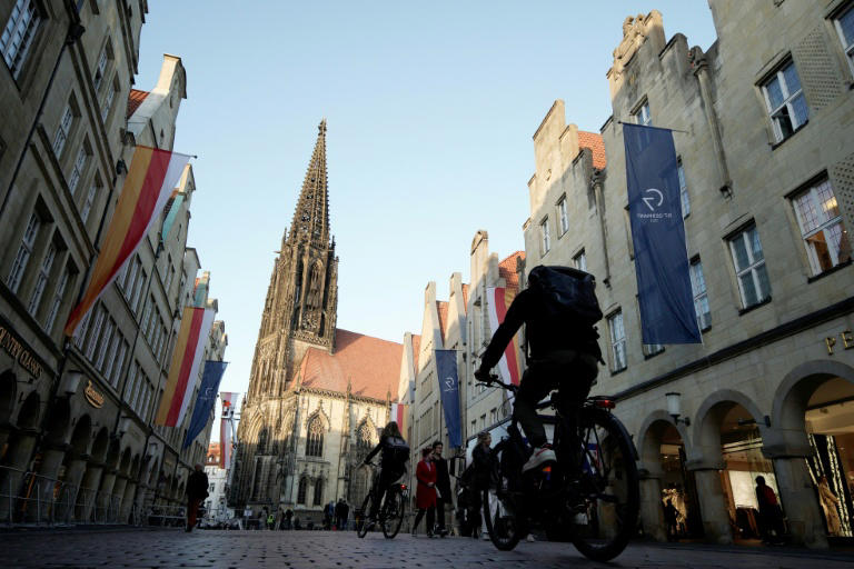 Heiner Wilmer als neuer Bischof von Münster eingeführt