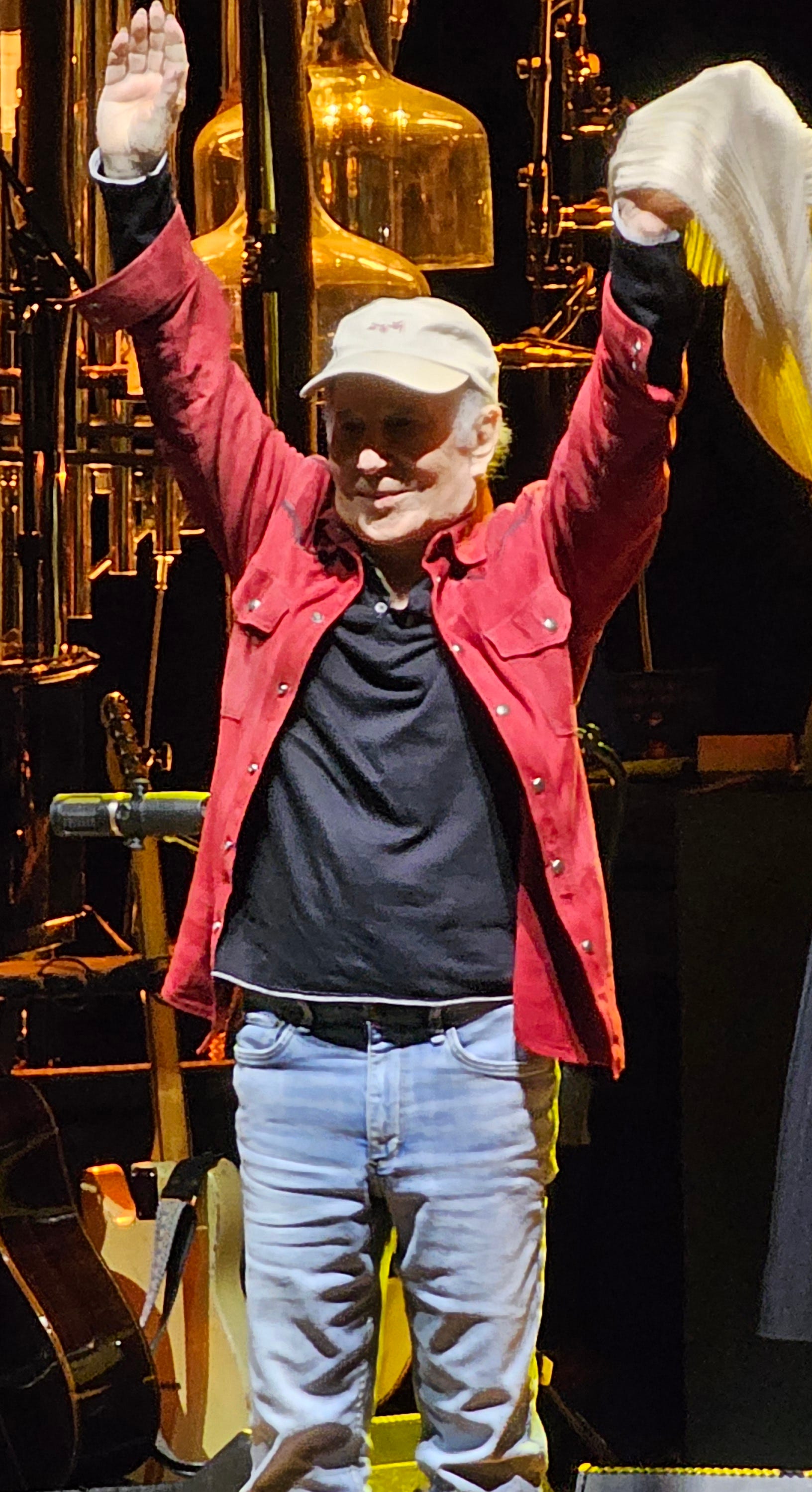 Paul Simon celebrates 6 decades of songcraft at rainy Meadow Brook