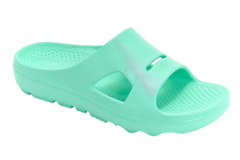 Your summer shoes might be making back pain worse—these are the 9 ...