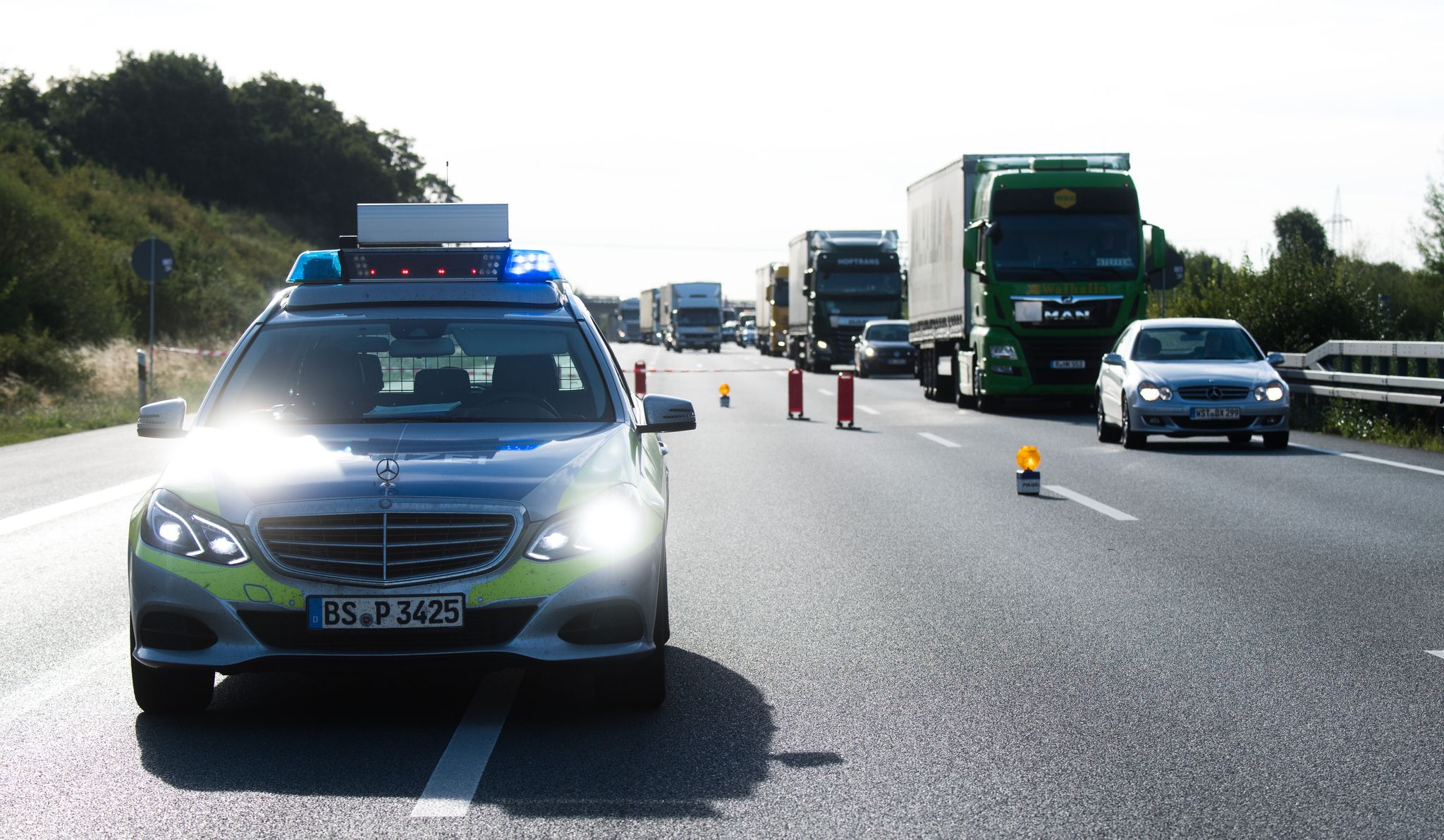 Eight children injured in German motorway accident involving minibus