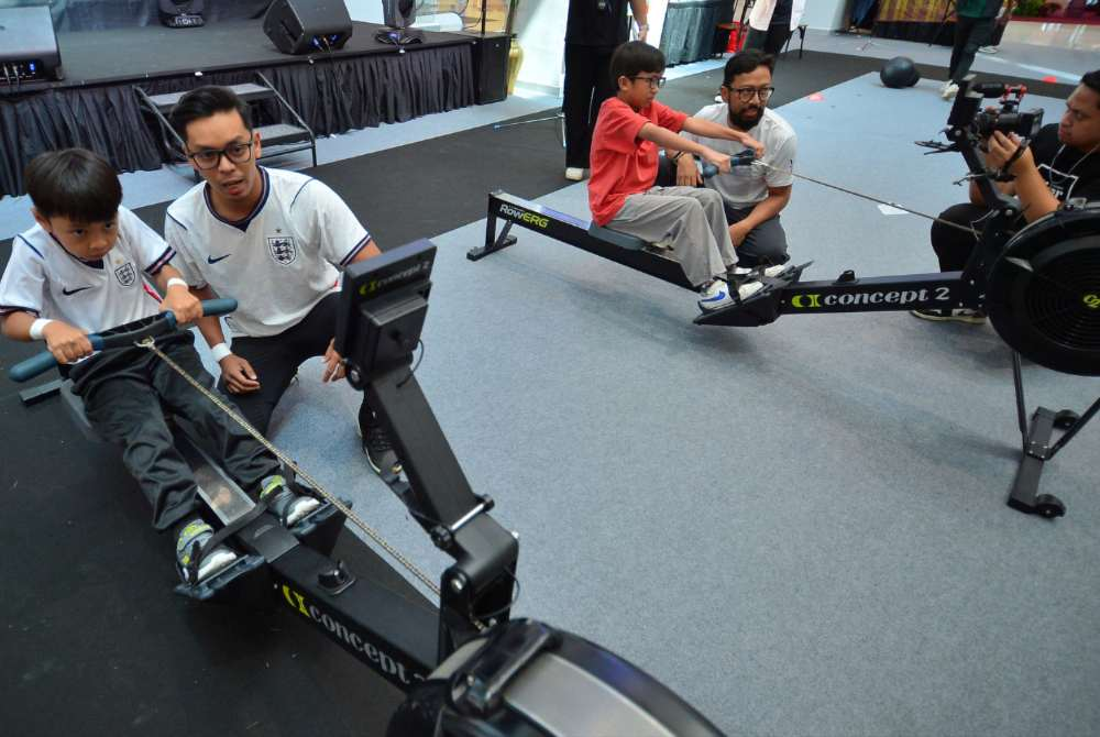 Dads ditch screens for sweat and smiles at 'Project Strong: Daddy Rocks ...