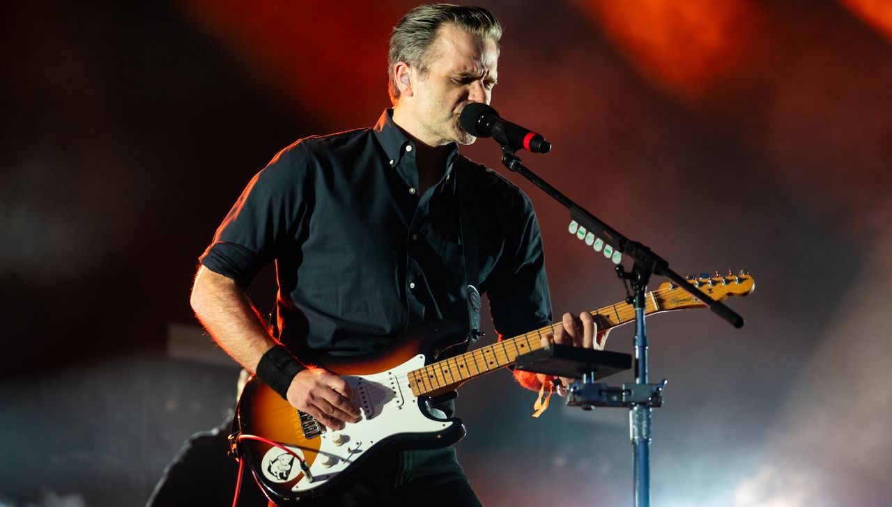The accident that led Death Cab for Cutie's Ben Gibbard to play Fender ...