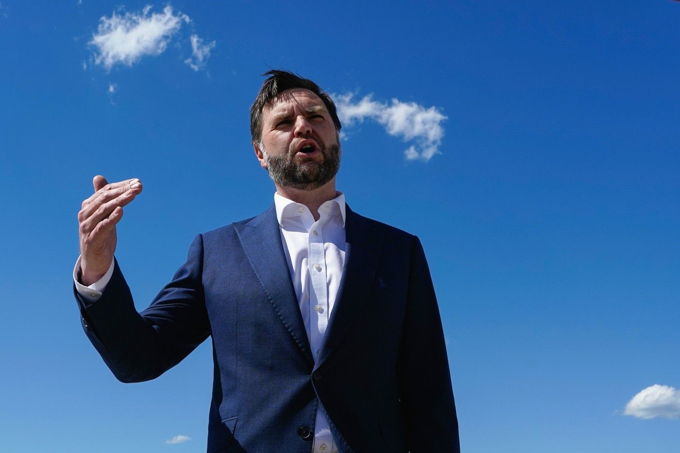 JD Vance přiletěl do Švýcarska, má jednat o omezení íránského jaderného ...