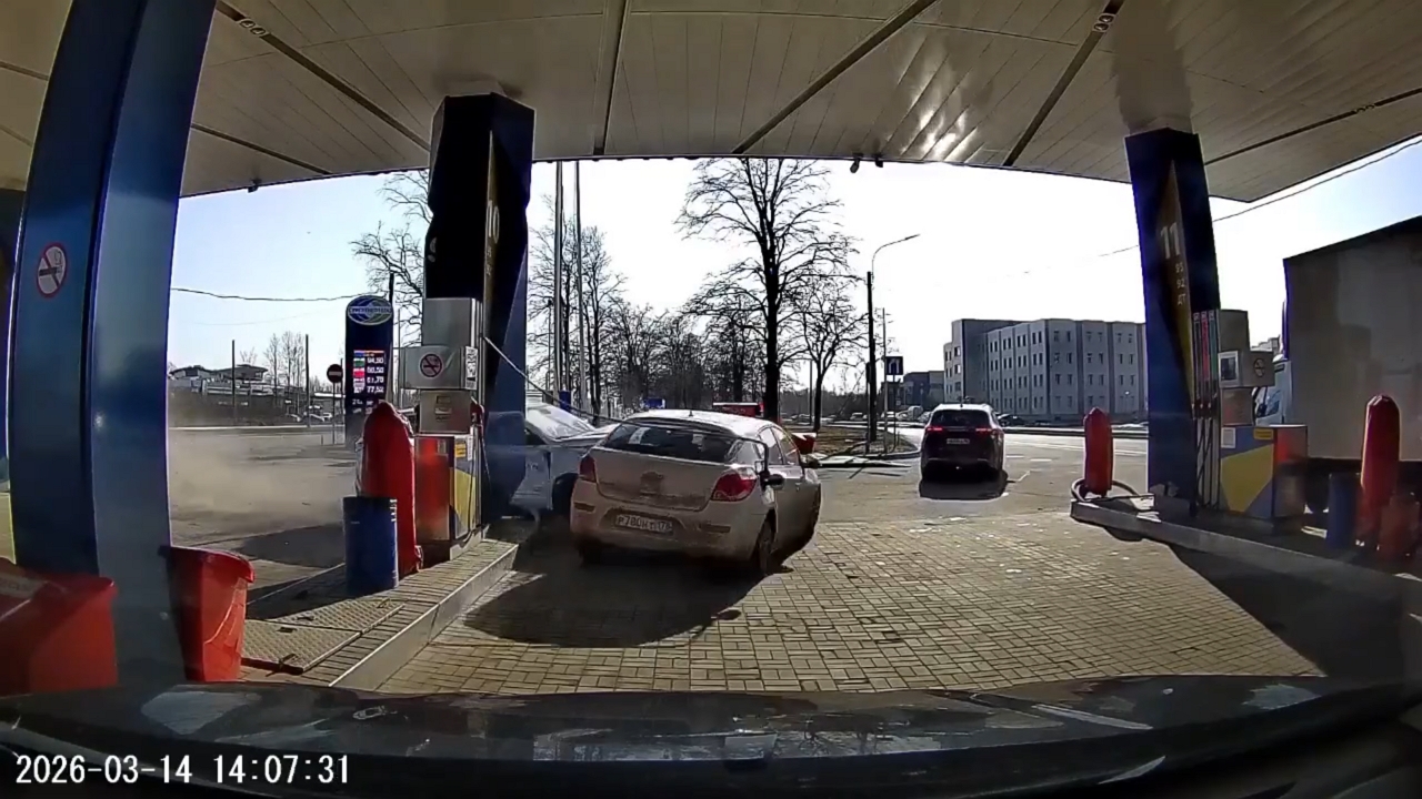Wild swerve sparks crash at St. Petersburg gas station