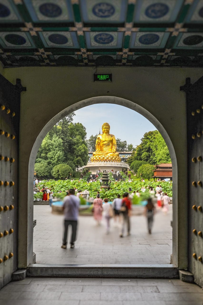 《重庆华岩寺》