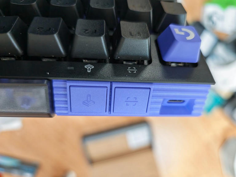 Logitech G512 X 75 : le clavier gamer hybride qui veut rendre l ...