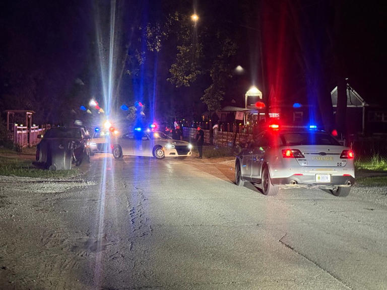 Woman injured in near west side shooting