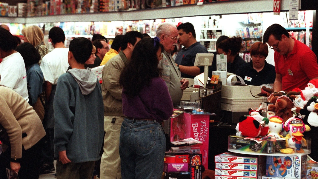 13 once-popular mall stores that disappeared