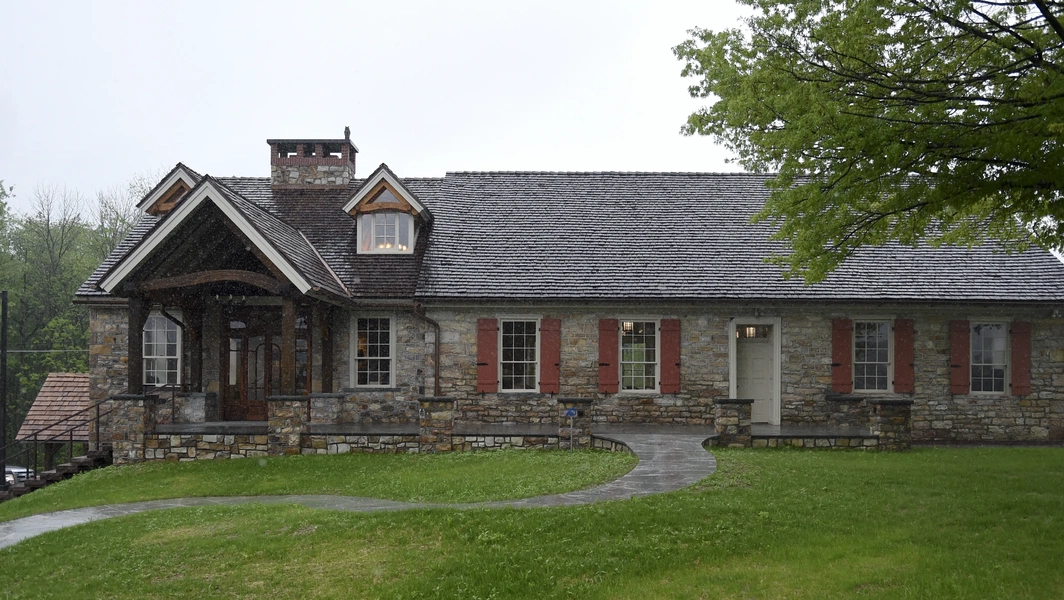4 lavish homes of country music icons