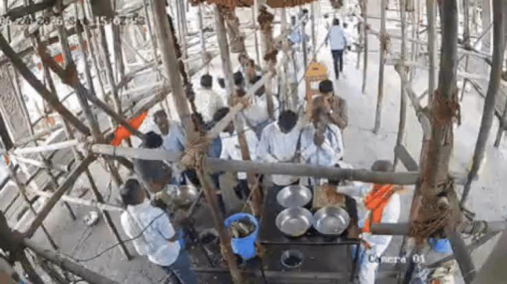Maharashtra temple roof collapse kills seven devoteesPublished on: June ...