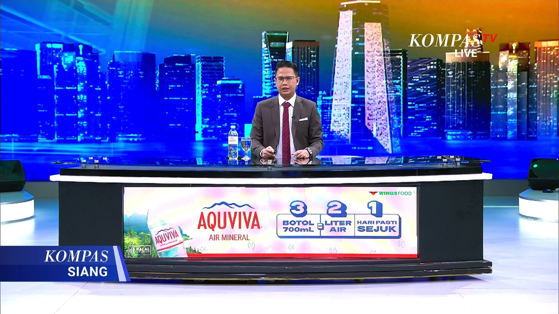 Tim SAR evakuasi 2 pendaki Gunung Soputan yang alami cedera | Kompas Siang