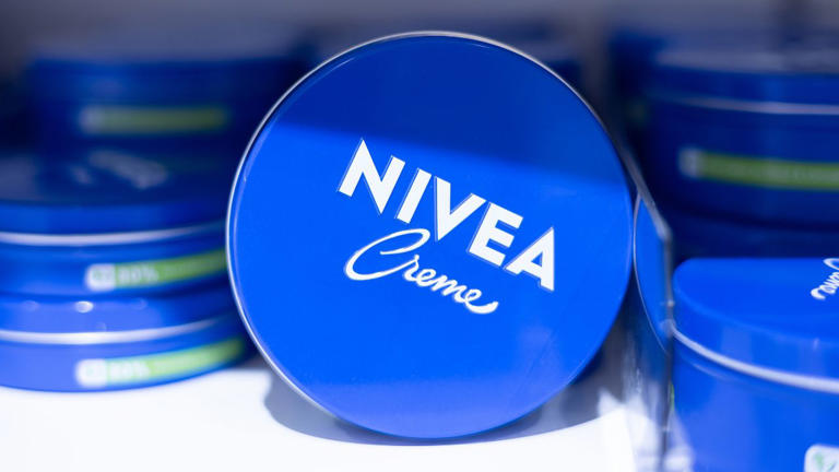 Nivea : cet ingrédient de la cuisine à mélanger au mythique pot bleu ...