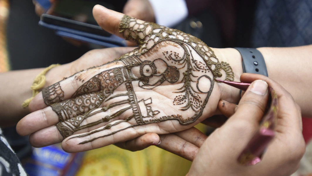Gen Z mehendi trends blend tradition with modern aesthetics