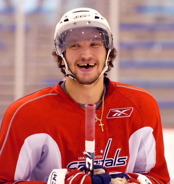 20 of the most toothless hockey players of all time