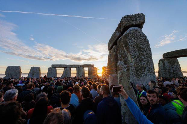 Photos: 20,000 people celebrate the summer solstice at Stonehenge