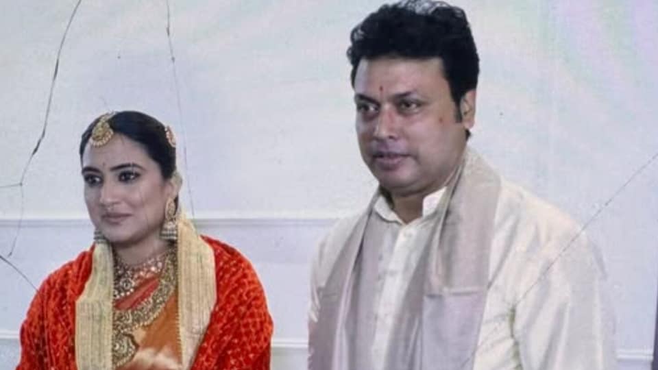 Biplab Kumar Deb second wedding: গোপনে দ্বিতীয়বার বিয়ে করলেন বিপ্লব ...