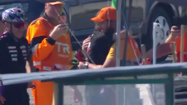 Für MotoGP-Rennen gesperrt: WM-Leader ohrfeigt Helfer – jetzt ...