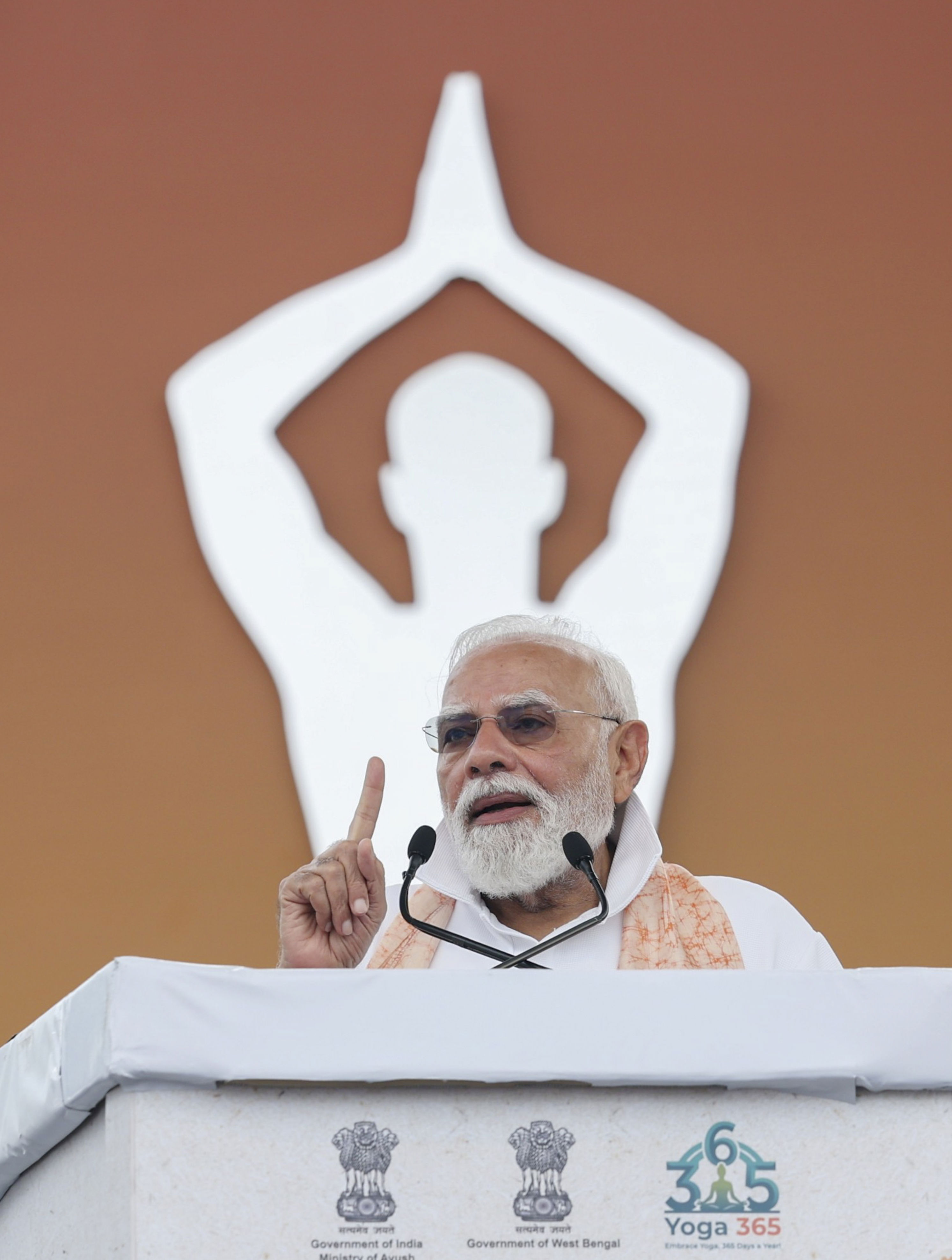 Modi thanks Kolkata residents for yoga day programme, praises citywide ...
