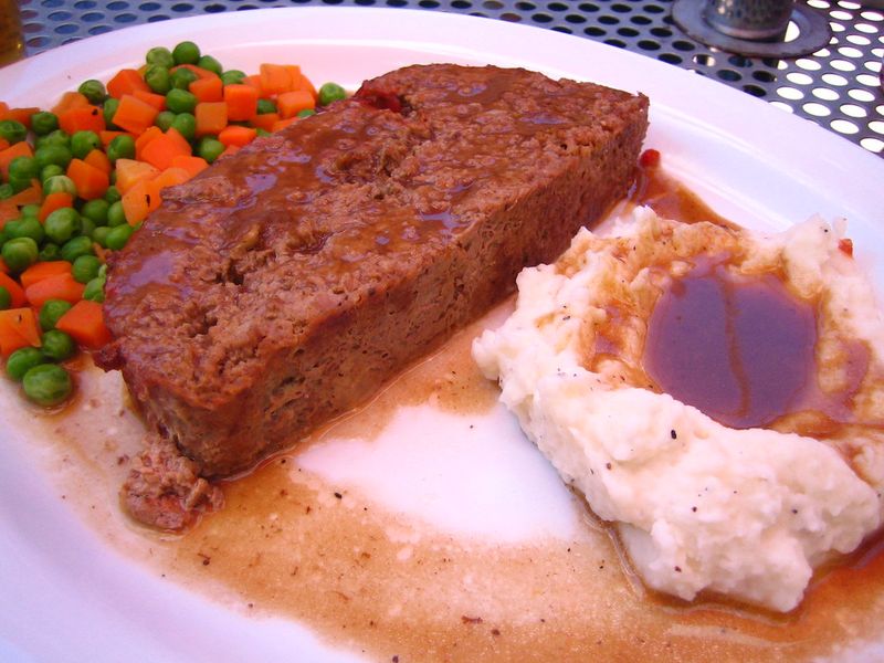 25 classic dinner dishes that faded from family tables