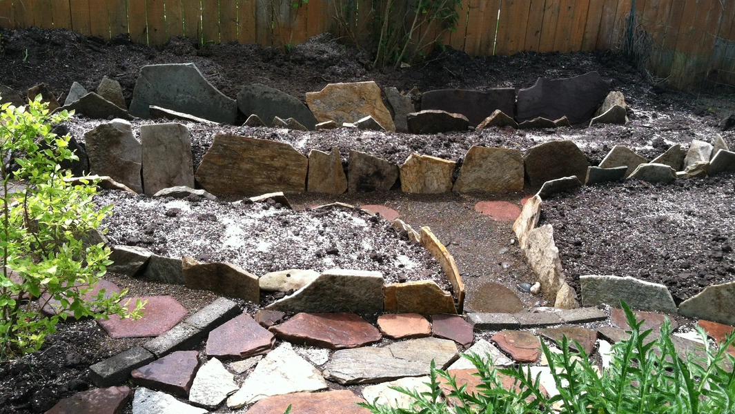 12 practical garden edging ideas