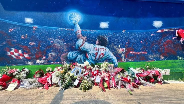 Igor Protti, rubate le sciarpe dal murale di Bari: i tifosi tornano per ...