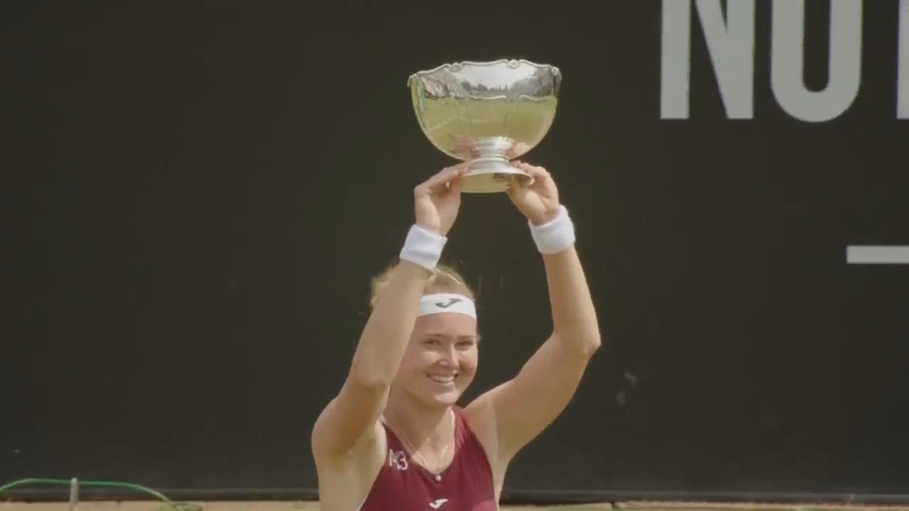 Bouzkova beats Navarro in Nottingham to claim first title on grass