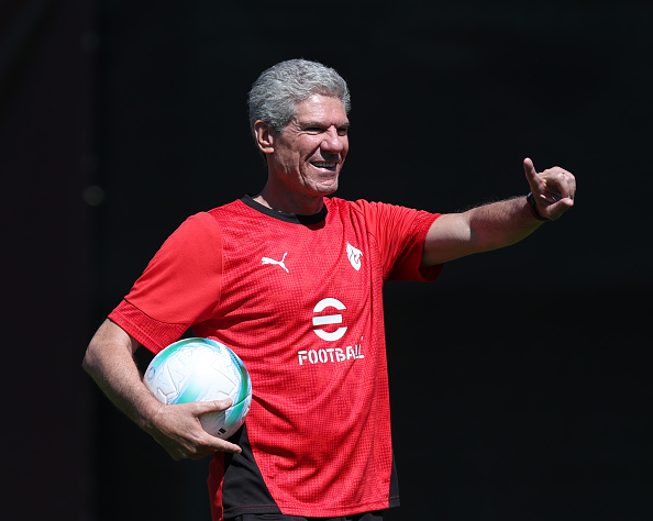 Milan, Claudio Filippi saluta: Mike Maignan, emoticon con lacrima