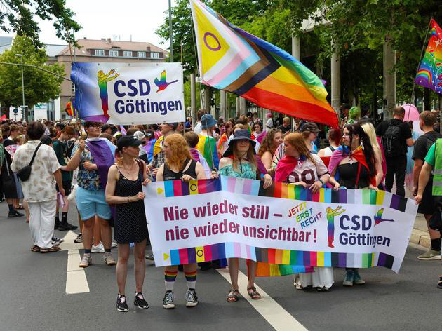 Bunt und laut: 1500 feiern Christopher Street Day in Göttingen