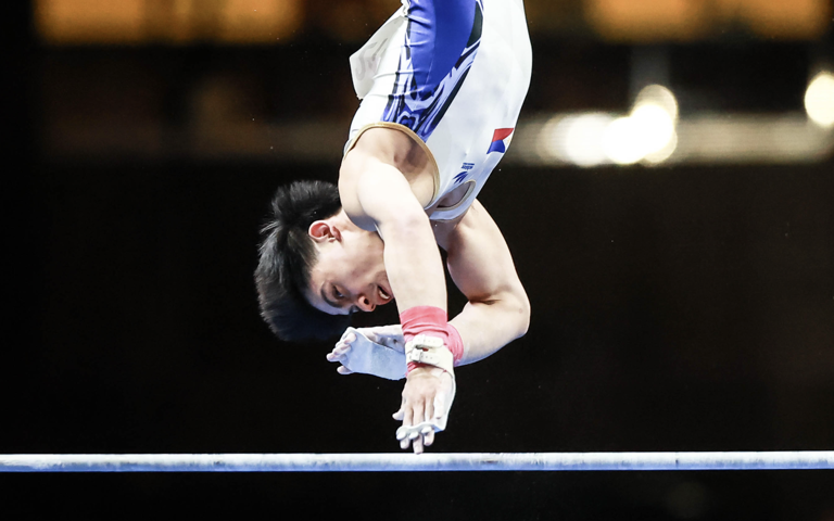 Yulo brothers miss podium in horizontal bar at Asian Championships