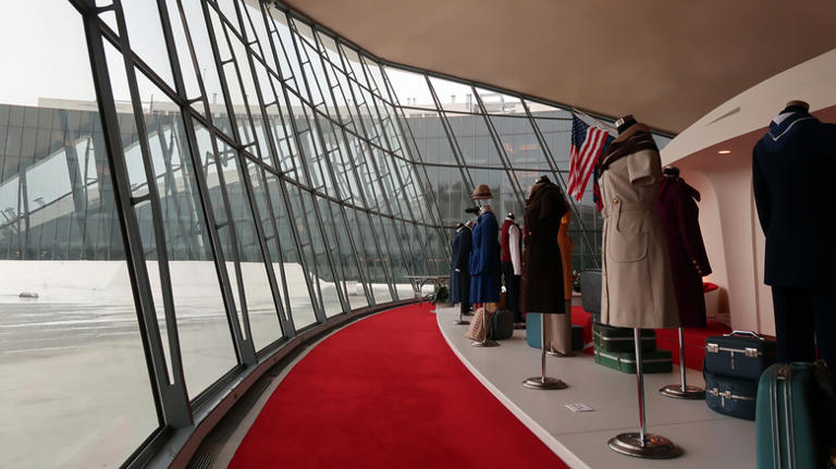 This 1967 TWA recruitment film reveals the splendor of its finishing ...