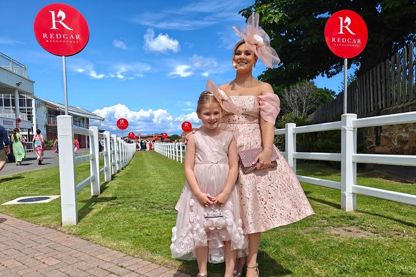 Stunning gallery of photos from gloriously sunny Ladies Day at Redcar Races
