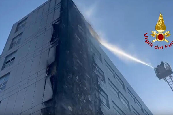 Incendio all'ospedale del Mare di Napoli: rogo domato, nessun ferito ...