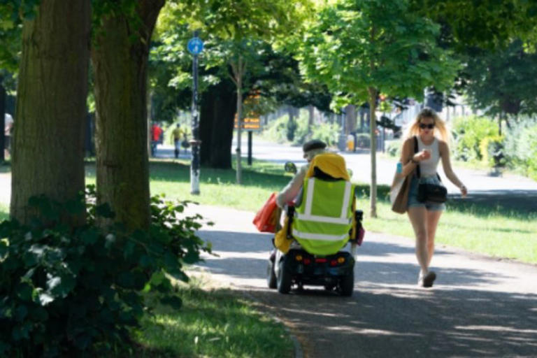 Met Office issues ominous warning over how long UK heatwave will last