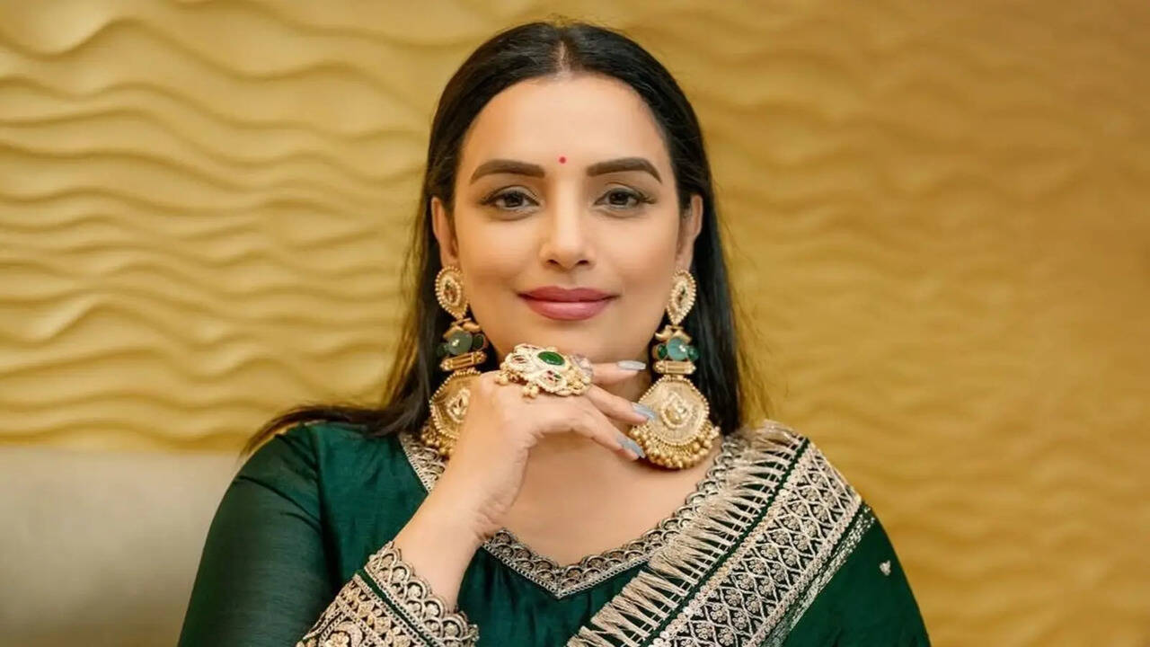 Shwetha Menon steps down as AMMA's first female president - more ...